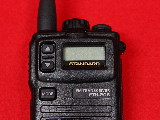 FTH-208 スタンダード本体｜テルワールド（トランシーバー・無線機の中古格安販売）